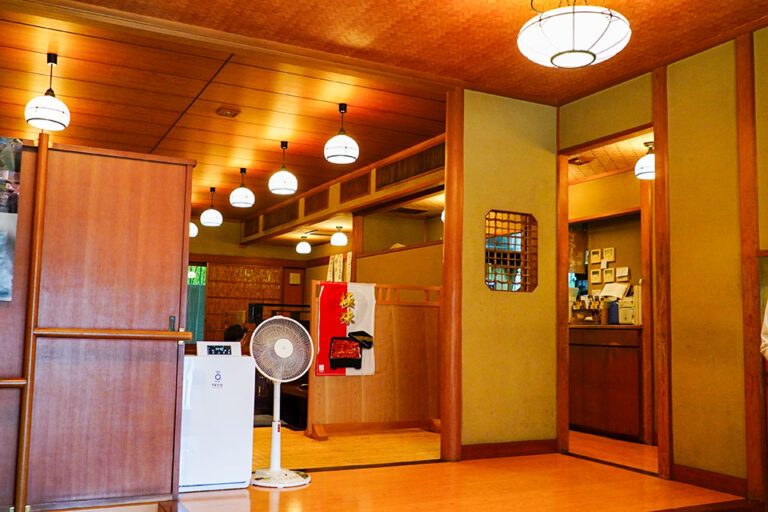 浅草『どぜう飯田屋』創業150年！夏バテ防止にどじょう鍋。下町で楽しむ江戸の味。 – Syupo [シュポ]