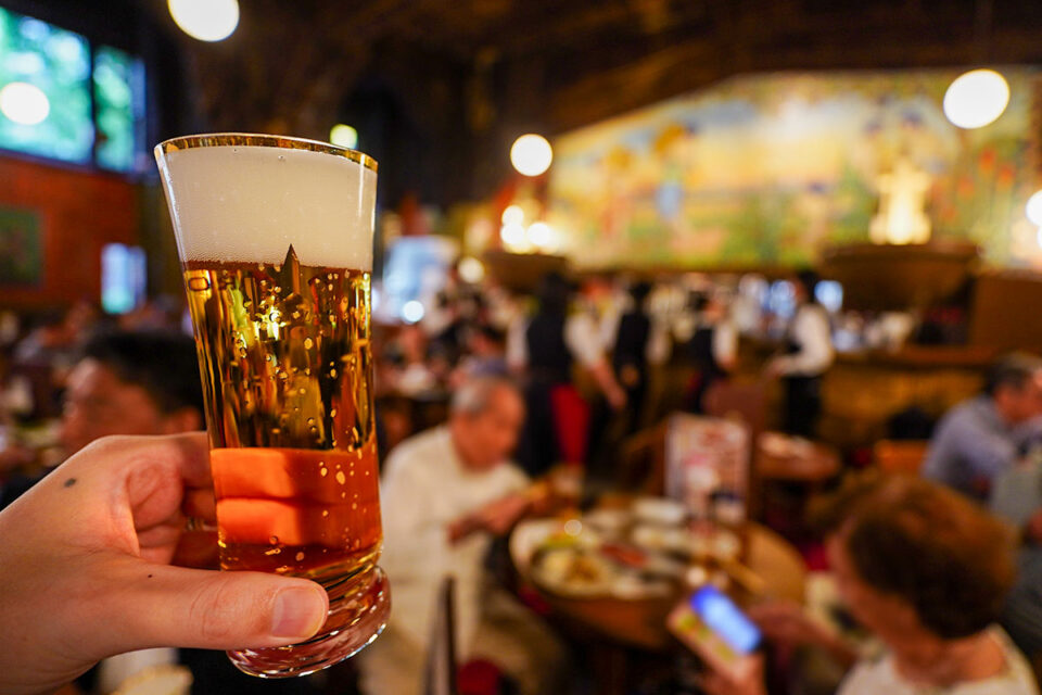 8月4日はビヤホールの日！年に一度の生ビール半額祭りで、銀座ライオンの歴史を味わう – Syupo [シュポ]