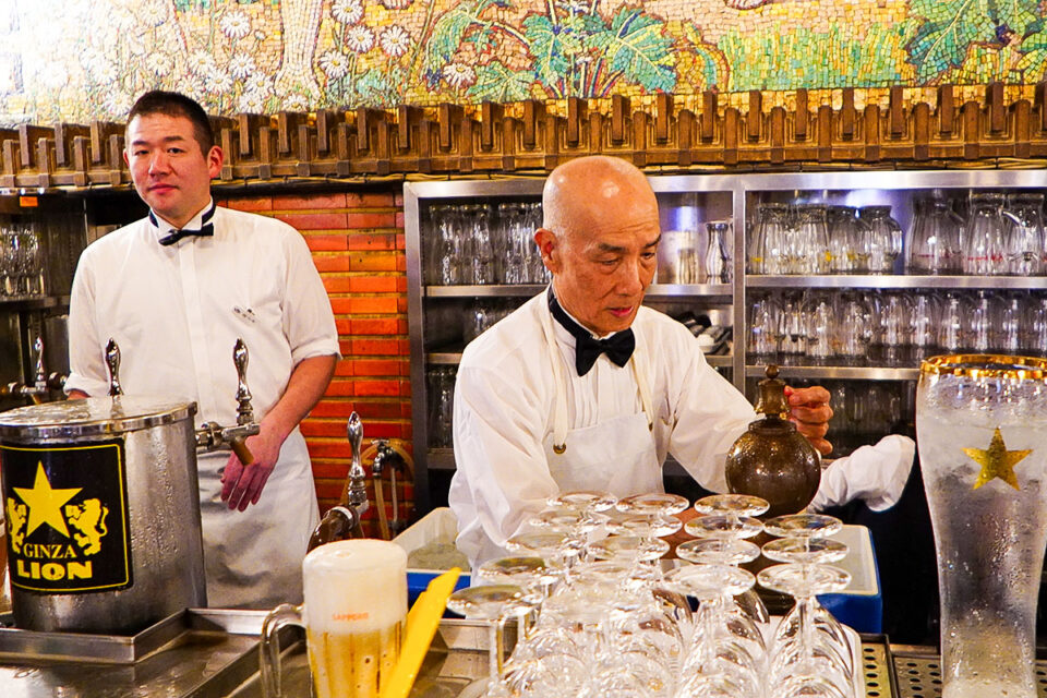 8月4日はビヤホールの日！年に一度の生ビール半額祭りで、銀座ライオンの歴史を味わう – Syupo [シュポ]