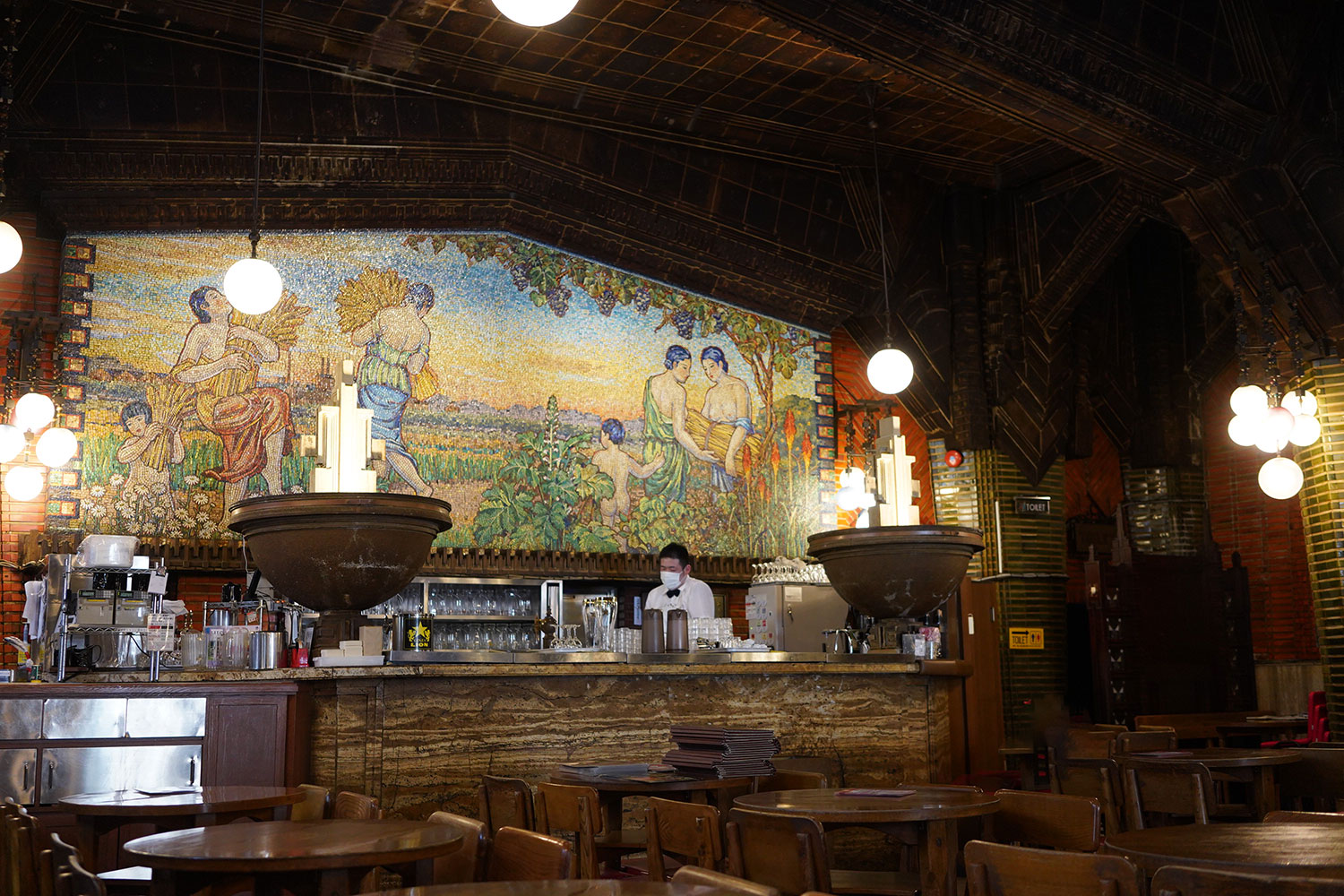 8月4日はビヤホールの日！年に一度の生ビール半額祭りで、銀座ライオンの歴史を味わう – Syupo [シュポ]