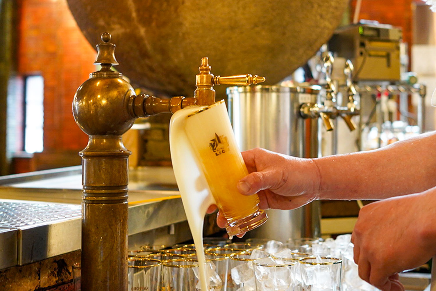 8月4日はビヤホールの日！年に一度の生ビール半額祭りで、銀座ライオンの歴史を味わう – Syupo [シュポ]