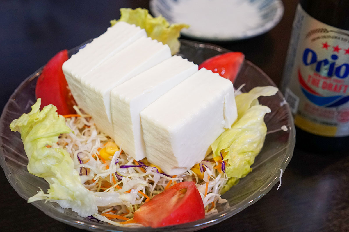 本部町『居酒屋 ちゅら12』リゾートからタクシー5分 泡盛珊瑚礁とソーキを満喫ローカル酒場 – Syupo [シュポ]